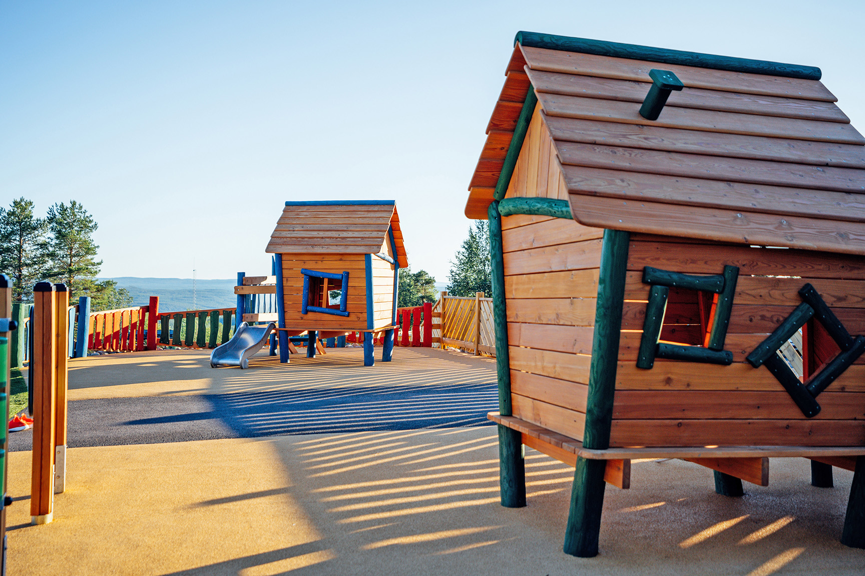 Lekhus i trä till offentlig utemiljö | Tress Utemiljö