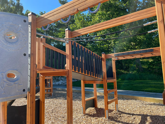 Lekplats i bostadsområde i Stenungsund | Tress Utemiljö